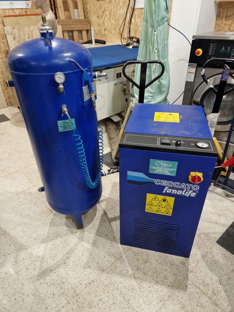 compressore silenziato ceccato 3 kw 4 hp 10 bar completo di serbatoio ...